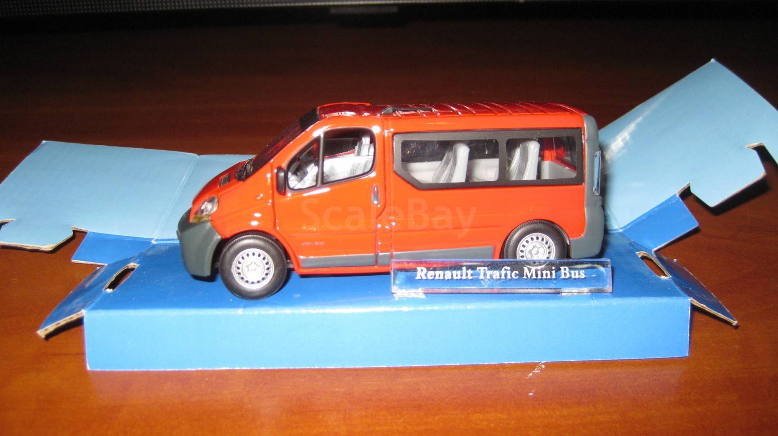 Renault Trafic Mini Bus | Аукцион масштабных и сборных моделей