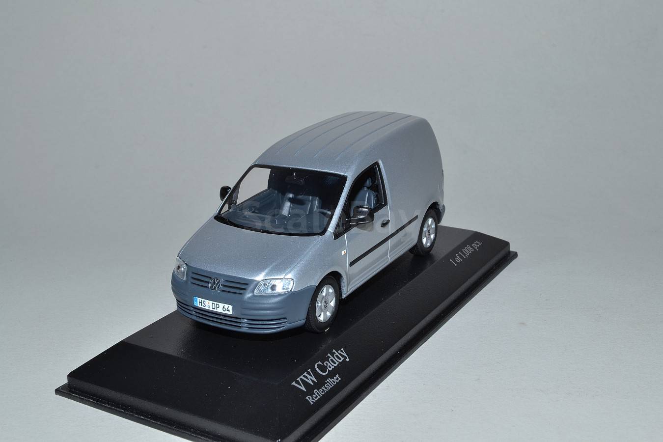 Volkswagen Caddy 2003 | Аукцион масштабных и сборных моделей