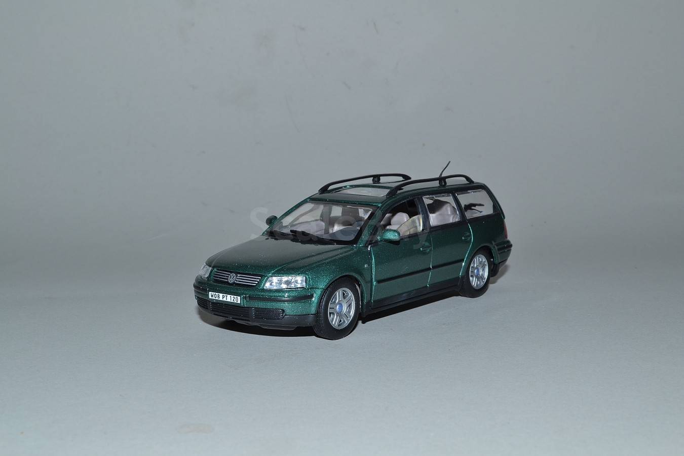 Volkswagen Passat | Аукцион масштабных и сборных моделей