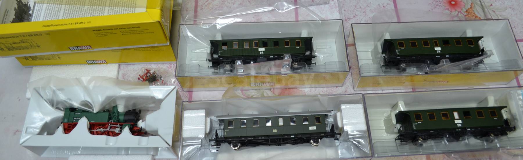 Паровоз+4 вагона или аккумуляторная мотриса на Паровоз TRIX 22382 ...