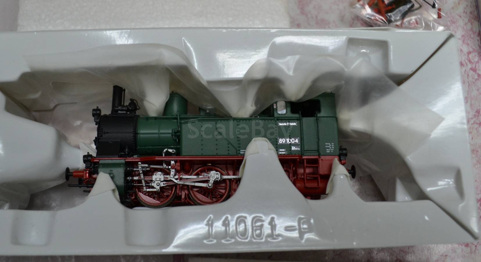 Паровоз+4 вагона или аккумуляторная мотриса на Паровоз TRIX 22382 ...