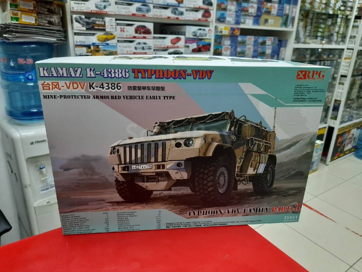 35021 Бронеавтомобиль ’Тайфун’ ВДВ К-4386 раннего типа 1:35 RPG ...