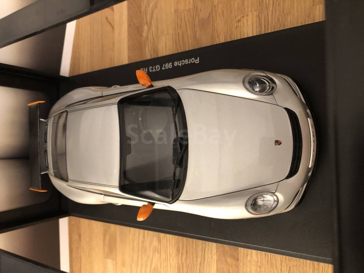 Коллекционная модель от AutoArt Porsche 911 977 GT3 RS в масштабе 1:18 ...