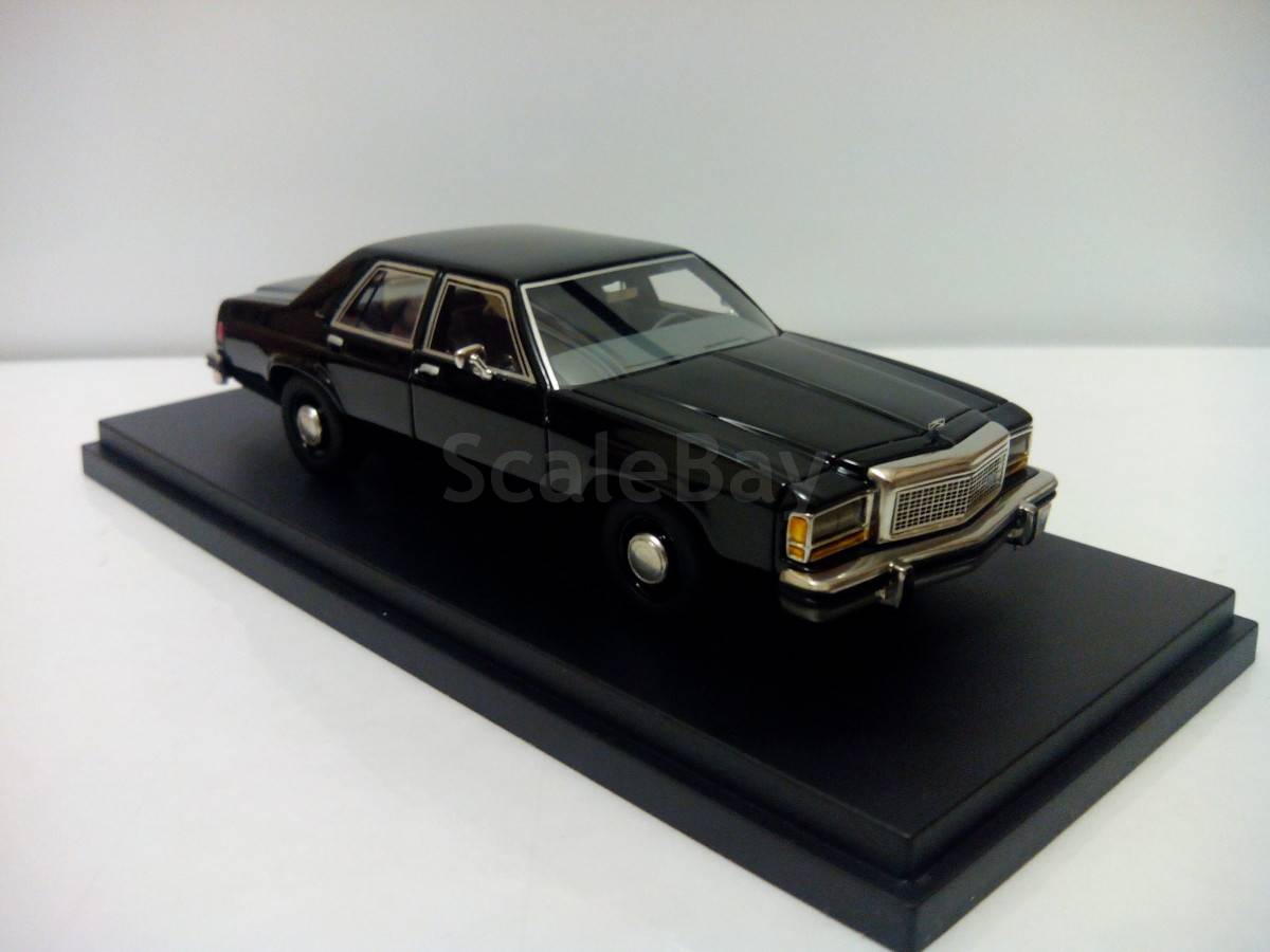 Ford LTD Crown Victoria BoS 1/43 | Аукцион масштабных и сборных моделей