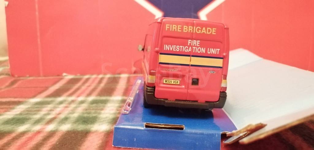 Ford transit van fire brigade | Аукцион масштабных и сборных моделей