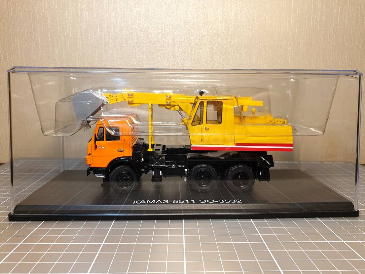 Экскаватор ЭО-3532 на шасси КамАЗ-5511 SSM1455 | Аукцион масштабных и сборных моделей