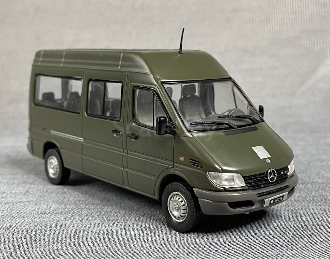 Mercedes Sprinter Swiss Army 1/43 | Аукцион масштабных и сборных моделей