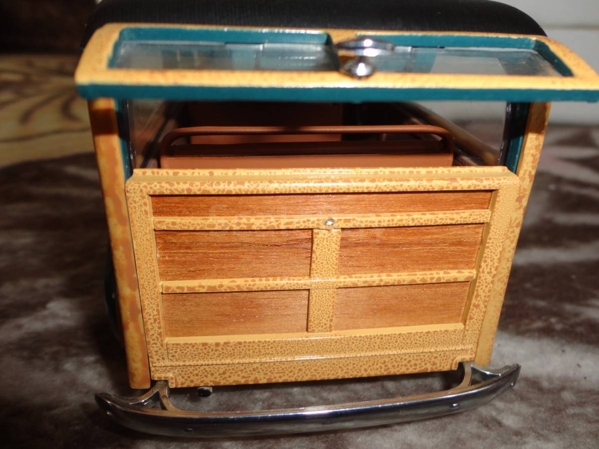 модель фургона 1/18 Chevrolet Master Deluxe 1939 woody wagon Motor City ...