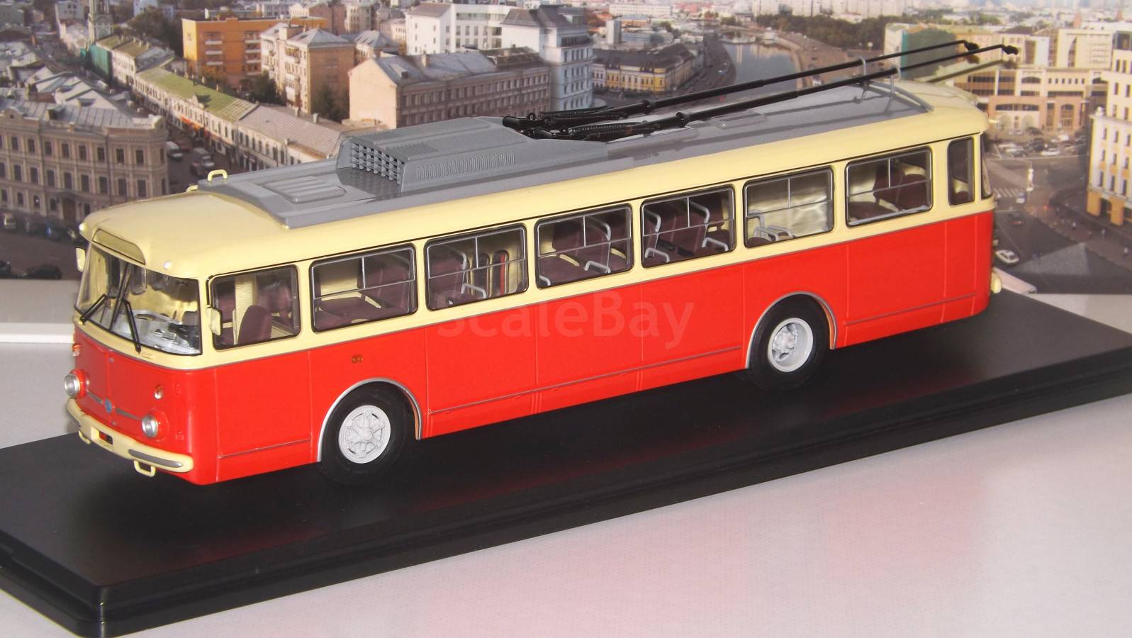 Троллейбус Skoda-9TR (красно-бежевый) SSM | Аукцион масштабных и сборных моделей