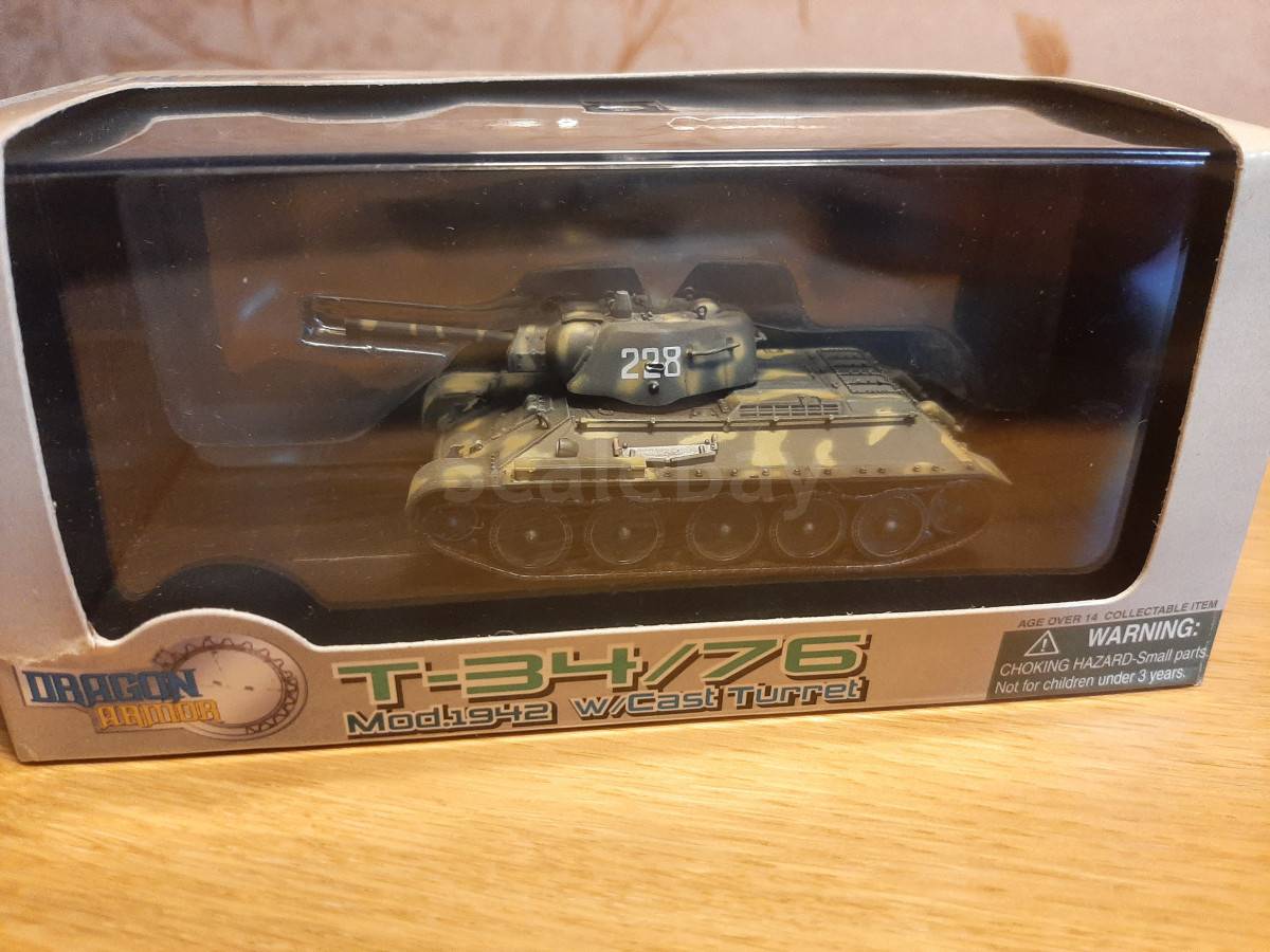 Dragon Armor № 60214 T-34/76 Mod.1942 W/cast Turret | Аукцион ...