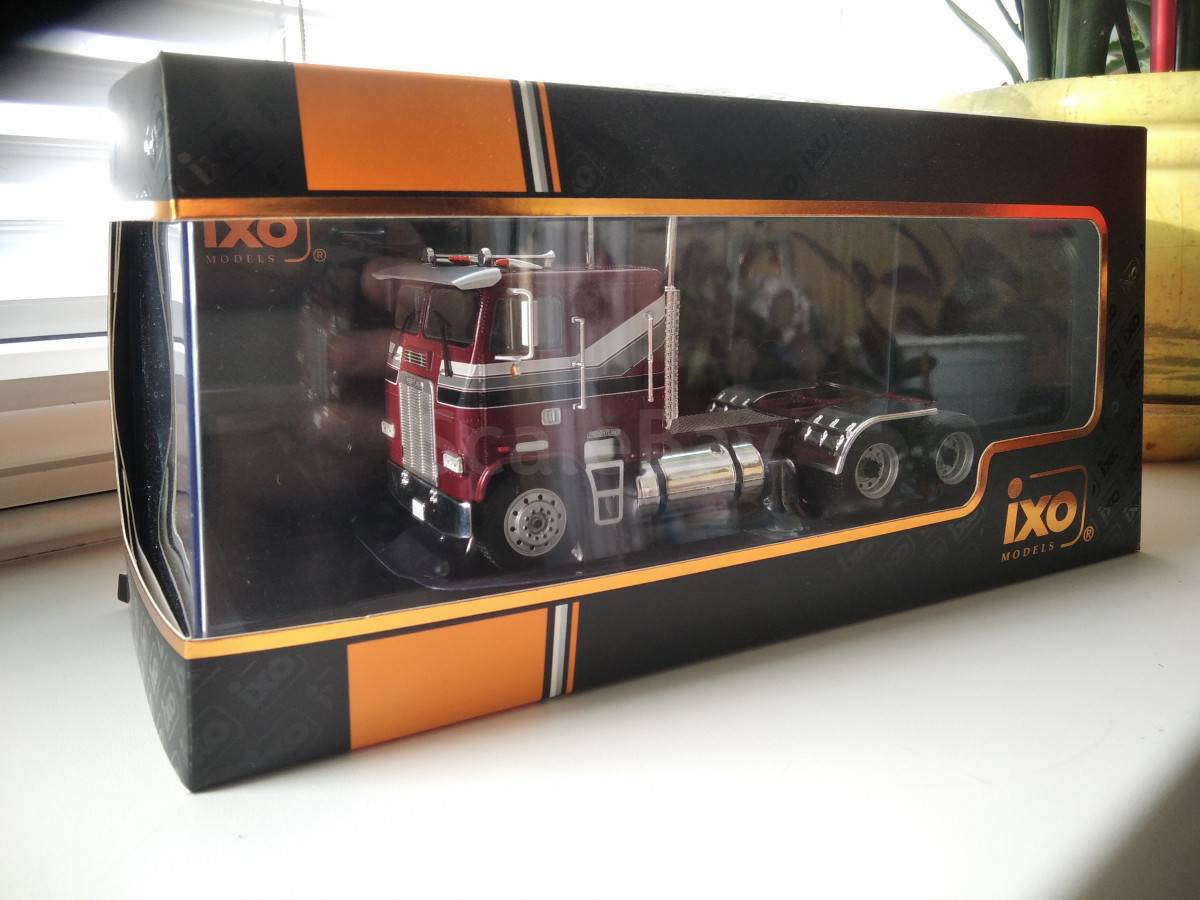 Freightliner FLA 1993 dark red | Аукцион масштабных и сборных моделей