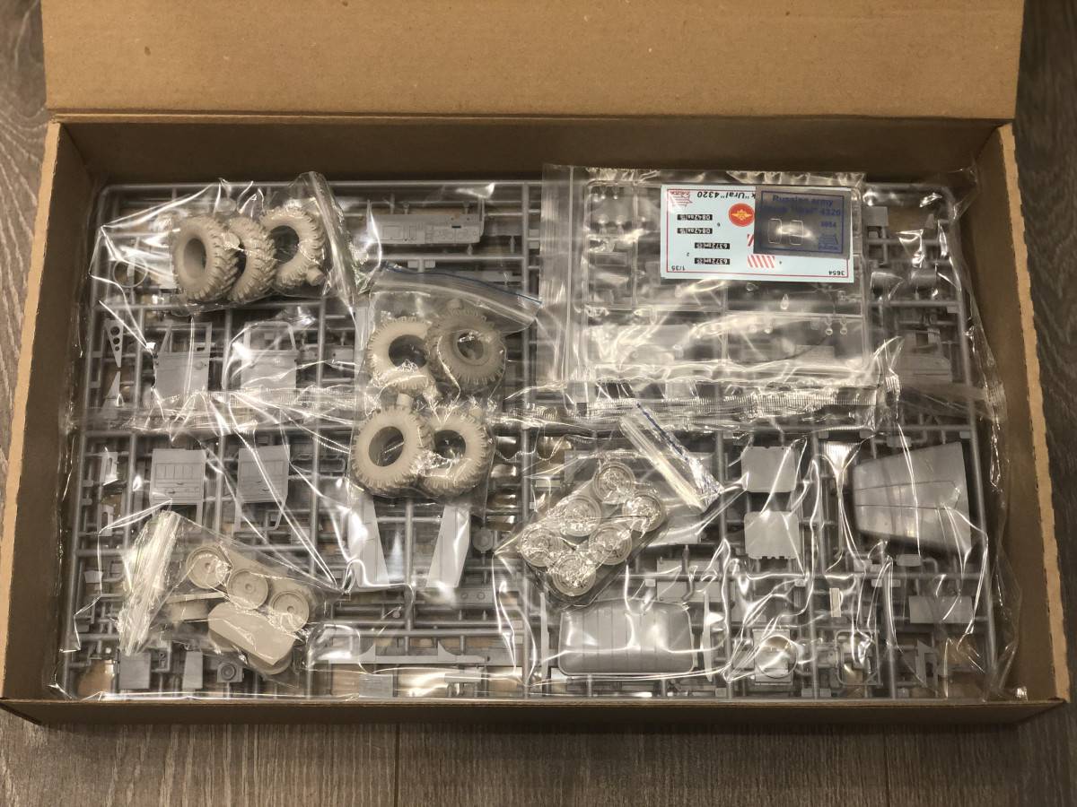 Урал 1/35 звезда + колеса миниарм | Аукцион масштабных и сборных моделей