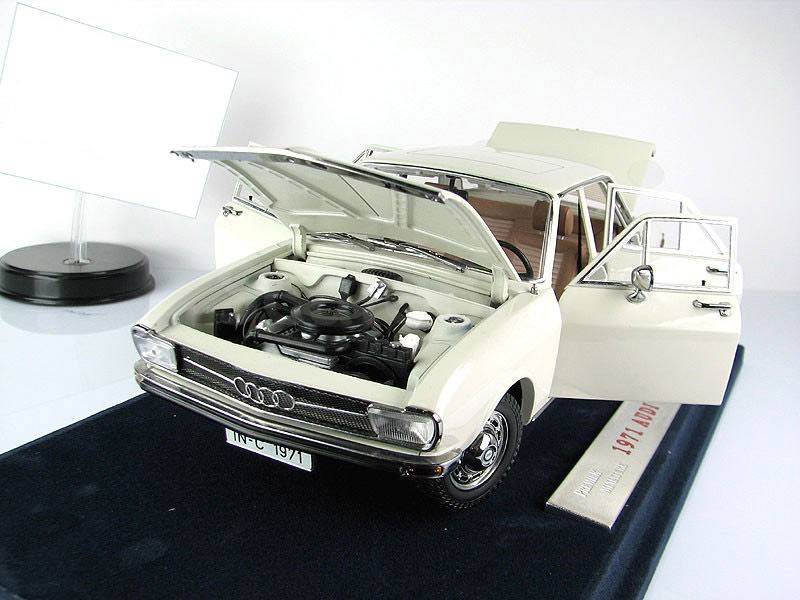 Ауди Audi C100 1971 Седан (Первая ’Сотка’) Signature PM-38212 1:18 ...