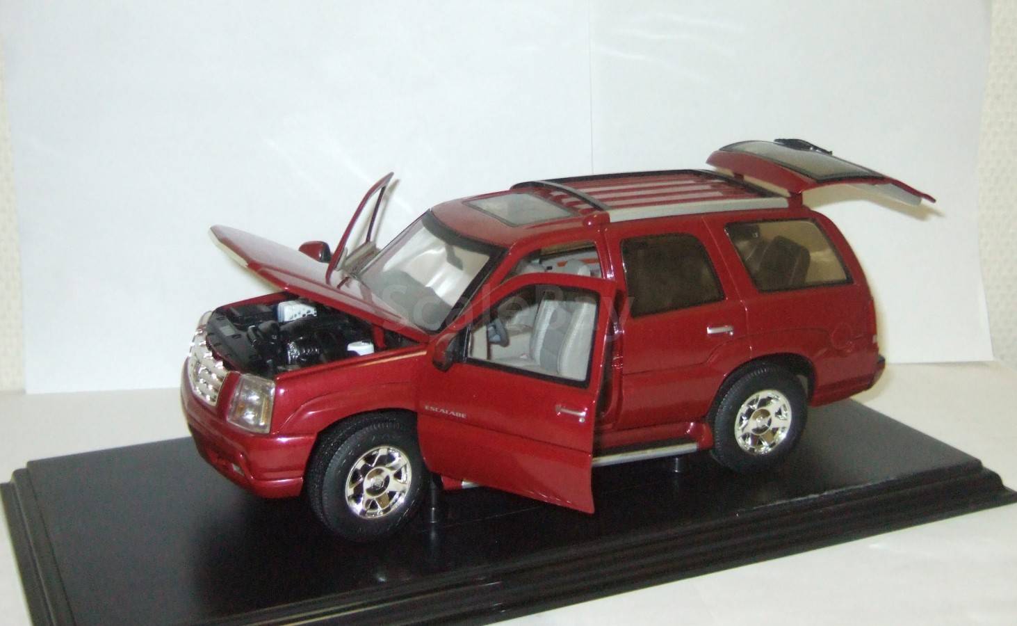 Кадиллак Cadillac Escalade 2002 4x4 Anson 1:18 | Аукцион масштабных и ...
