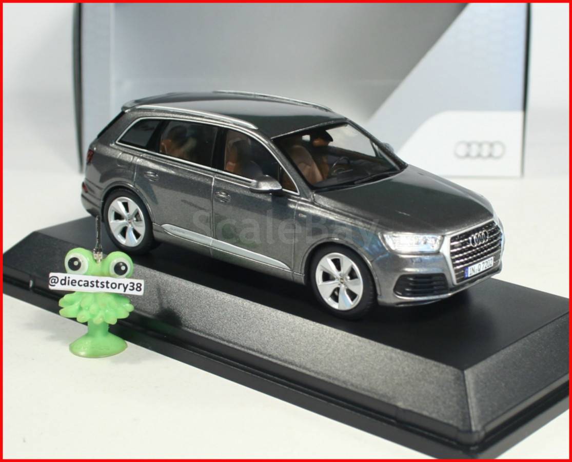 1:43 Audi Q7 2018 Graphite Grey | Аукцион масштабных и сборных моделей