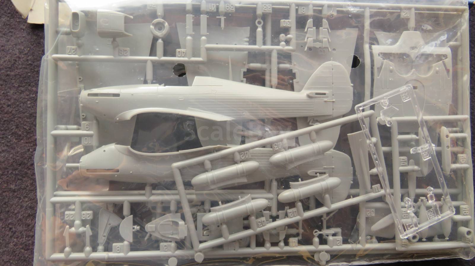 Hawker Hurricane Mk.2B Revell 1/72 | Аукцион масштабных и сборных моделей