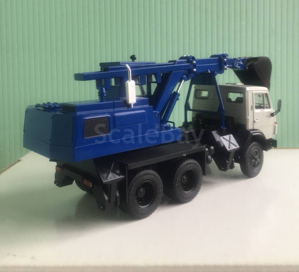 Экскаватор ЭО-3532 (5511) 1:43 ПАО КАМАЗ | Аукцион масштабных и сборных моделей