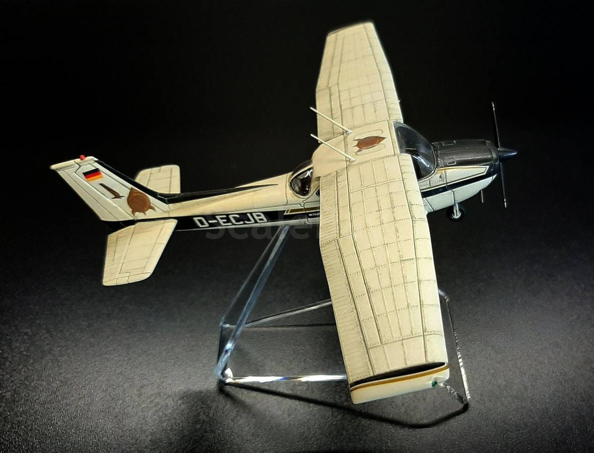 Цессна 172 Скайхок. Cessna 172 Skyhawk. Готовая модель самолета ...